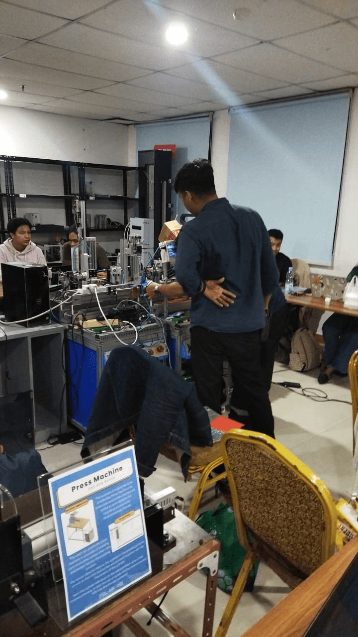 Pamer.in | PBLMK232-40-Pelatihan PLC Level Menengah Menggunakan Fabrication Process Station
