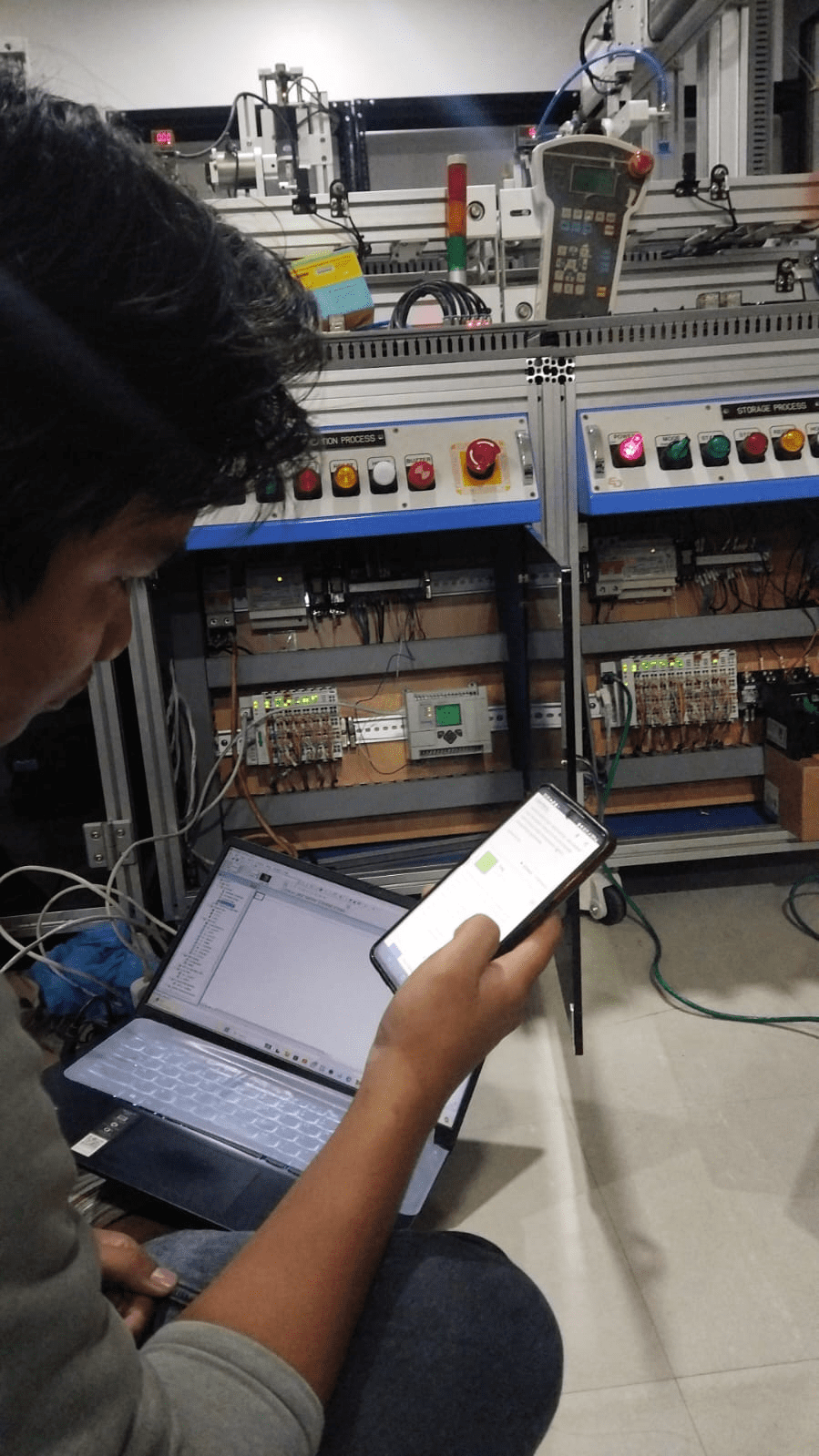 Pamer.in | PBLMK232-40-Pelatihan PLC Level Menengah Menggunakan Fabrication Process Station