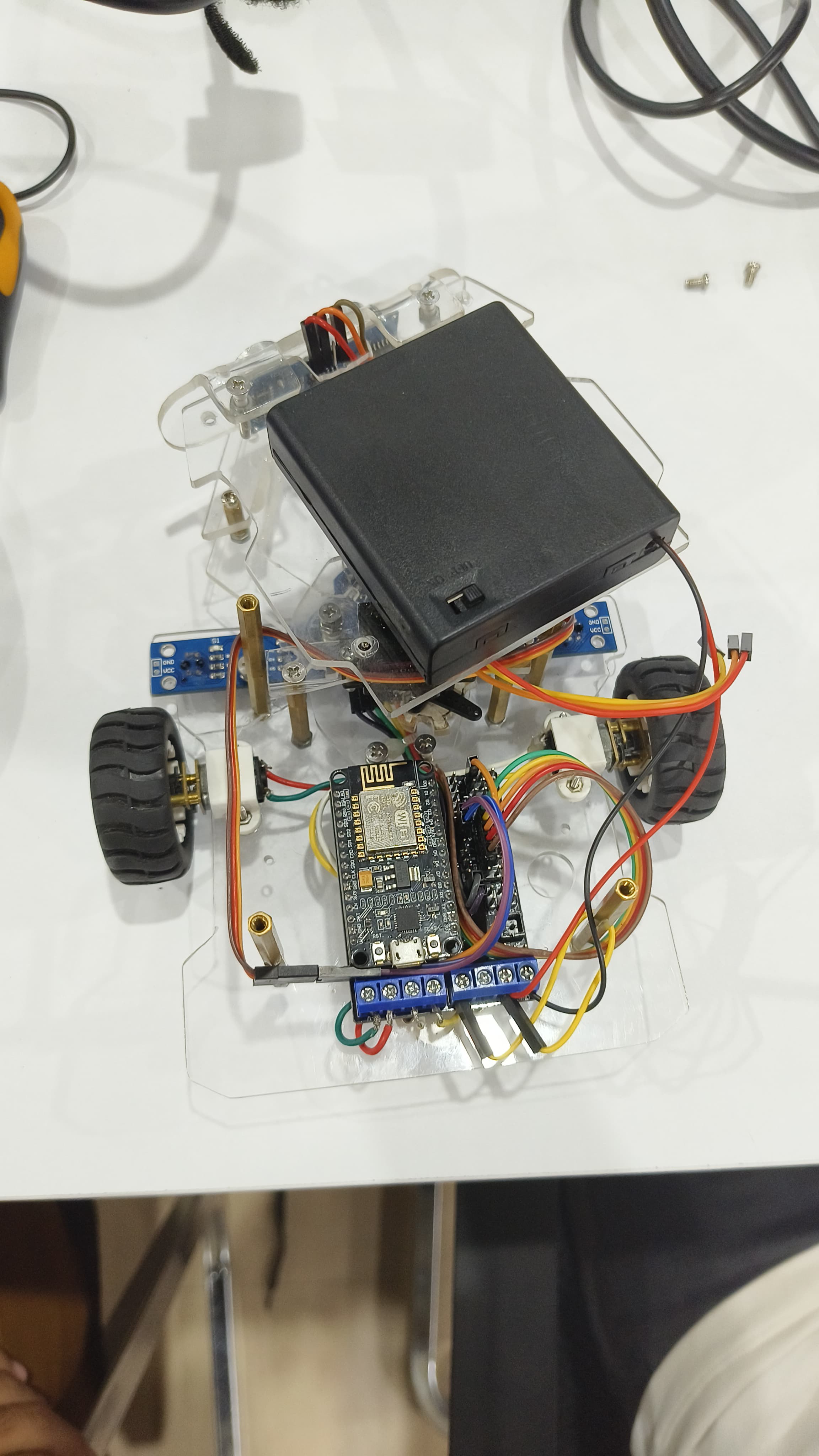 Pamer.in | Robot transporter line follower Kelas A