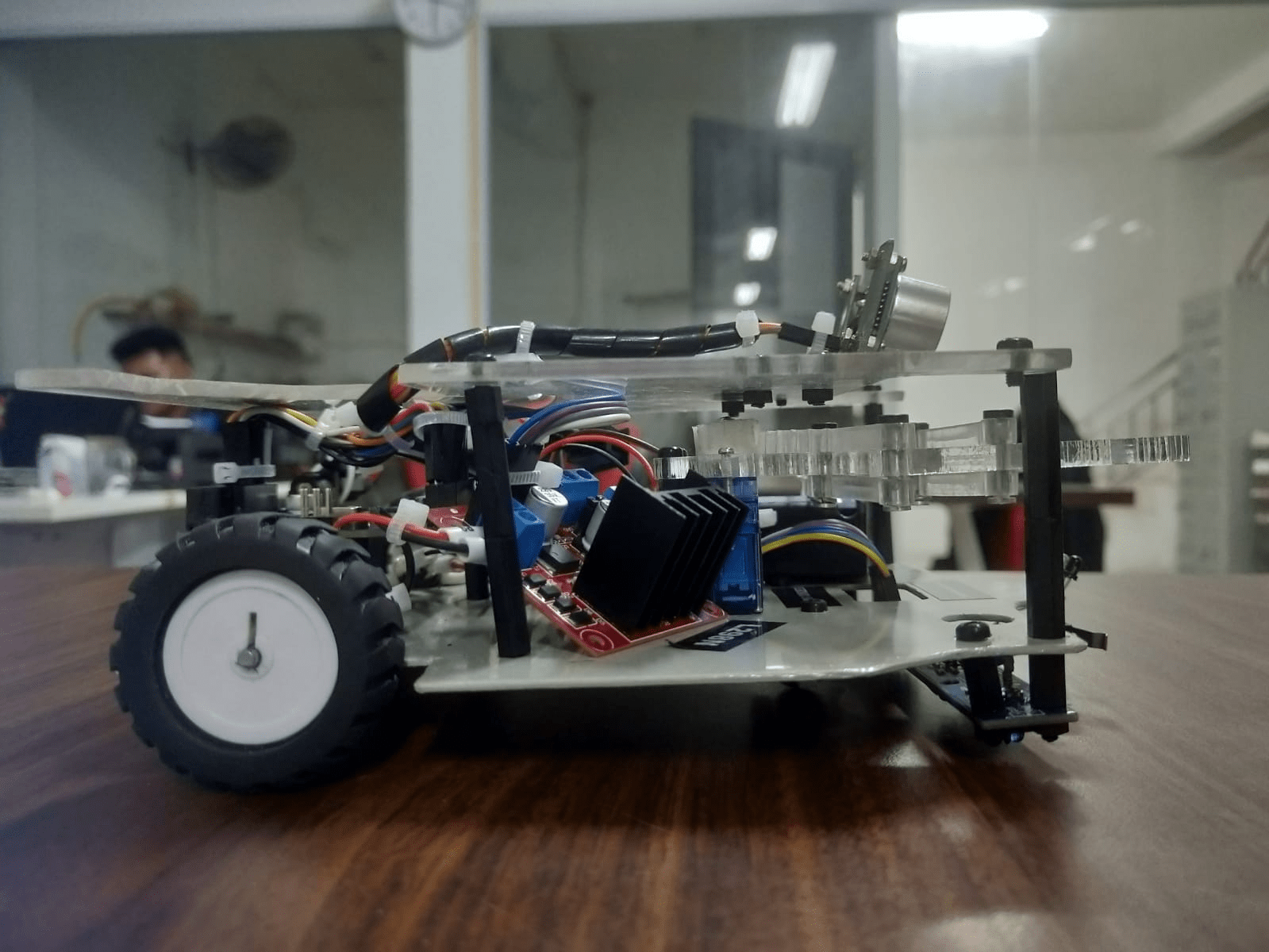 Pamer.in | Robot transporter line follower Kelas A