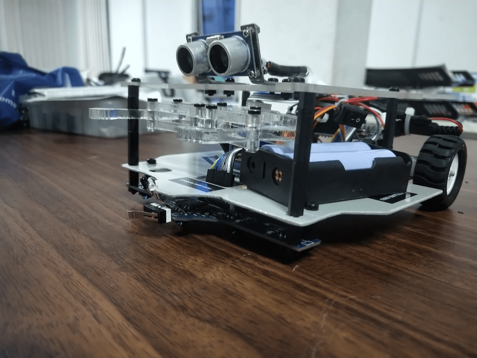 Pamer.in | Robot transporter line follower Kelas A