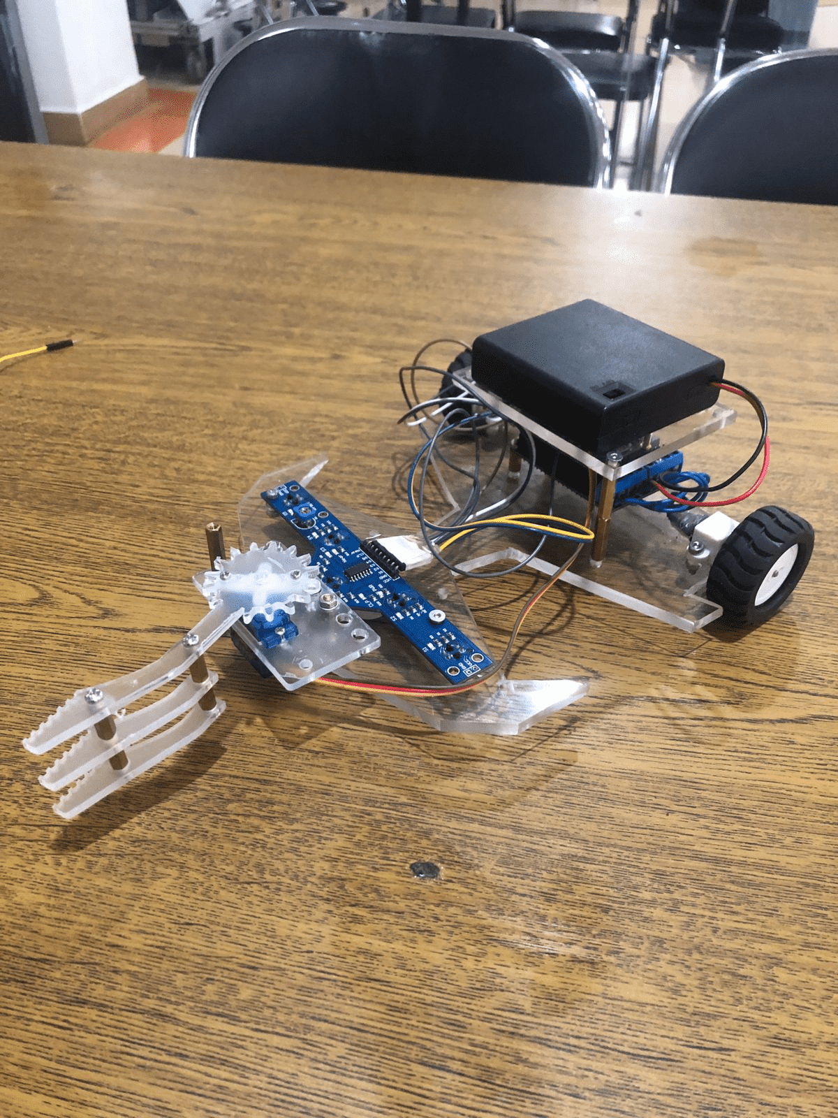 Pamer.in | Robot transporter line follower Kelas A