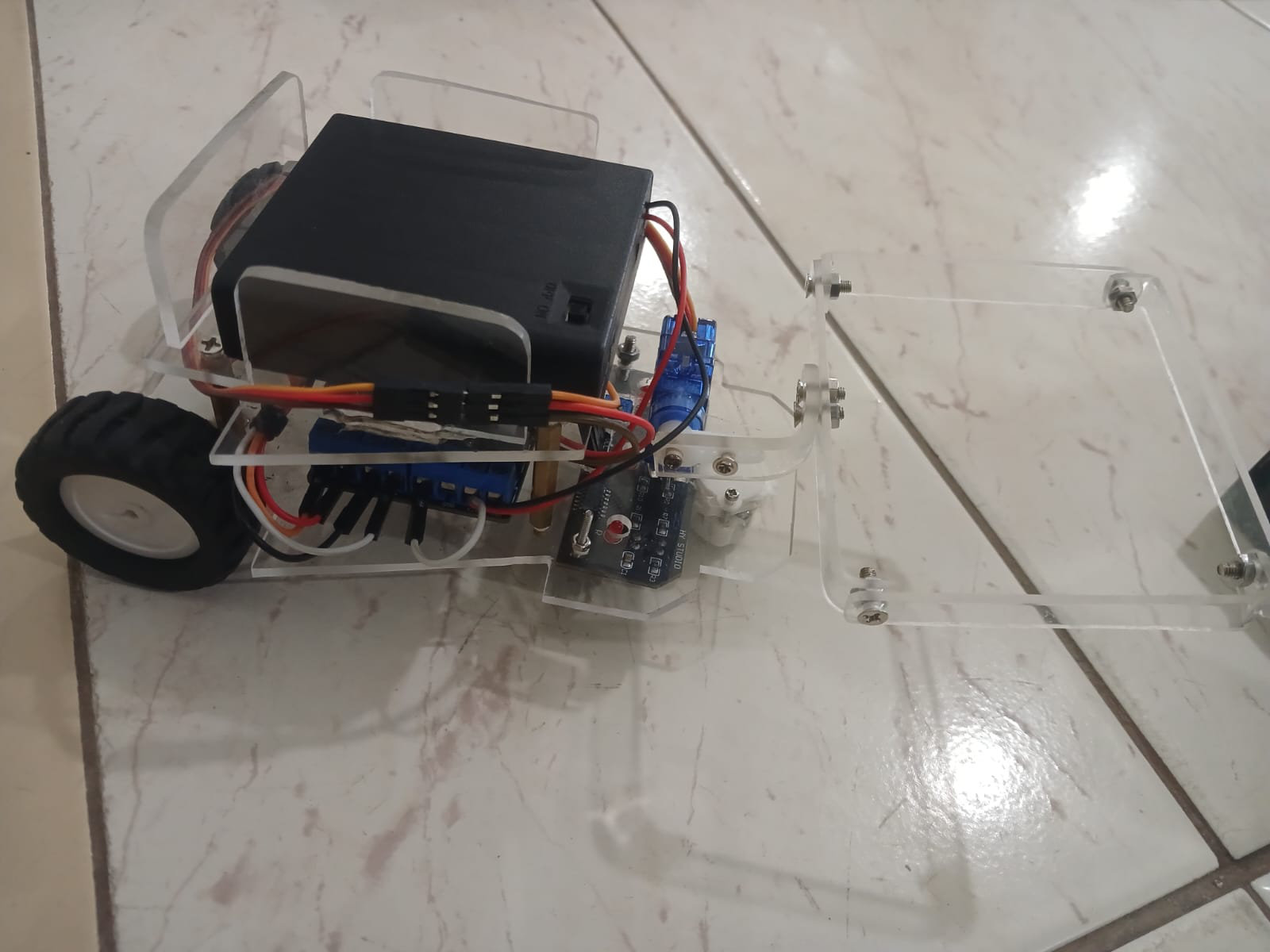 Pamer.in | Robot transporter line follower Kelas B