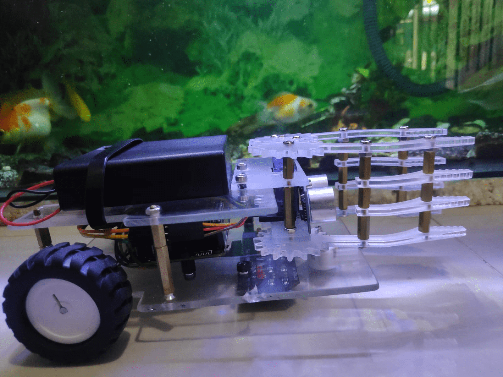 Pamer.in | Robot transporter line follower Kelas B