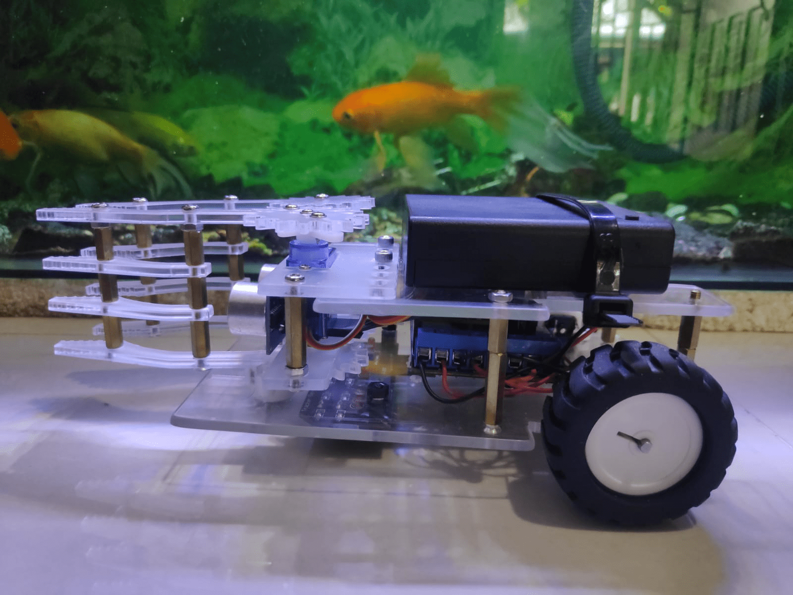 Pamer.in | Robot transporter line follower Kelas B