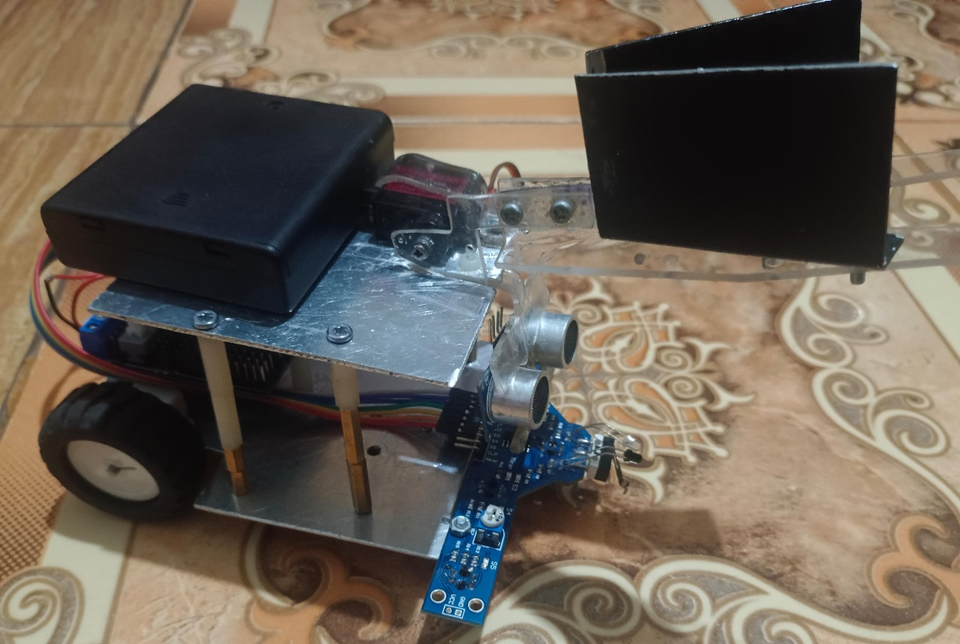 Pamer.in | Robot transporter line follower Kelas Malam