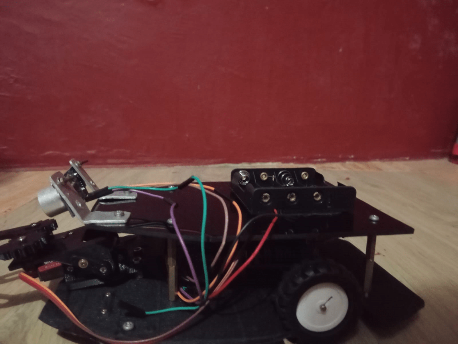 Pamer.in | Robot transporter line follower Kelas Malam