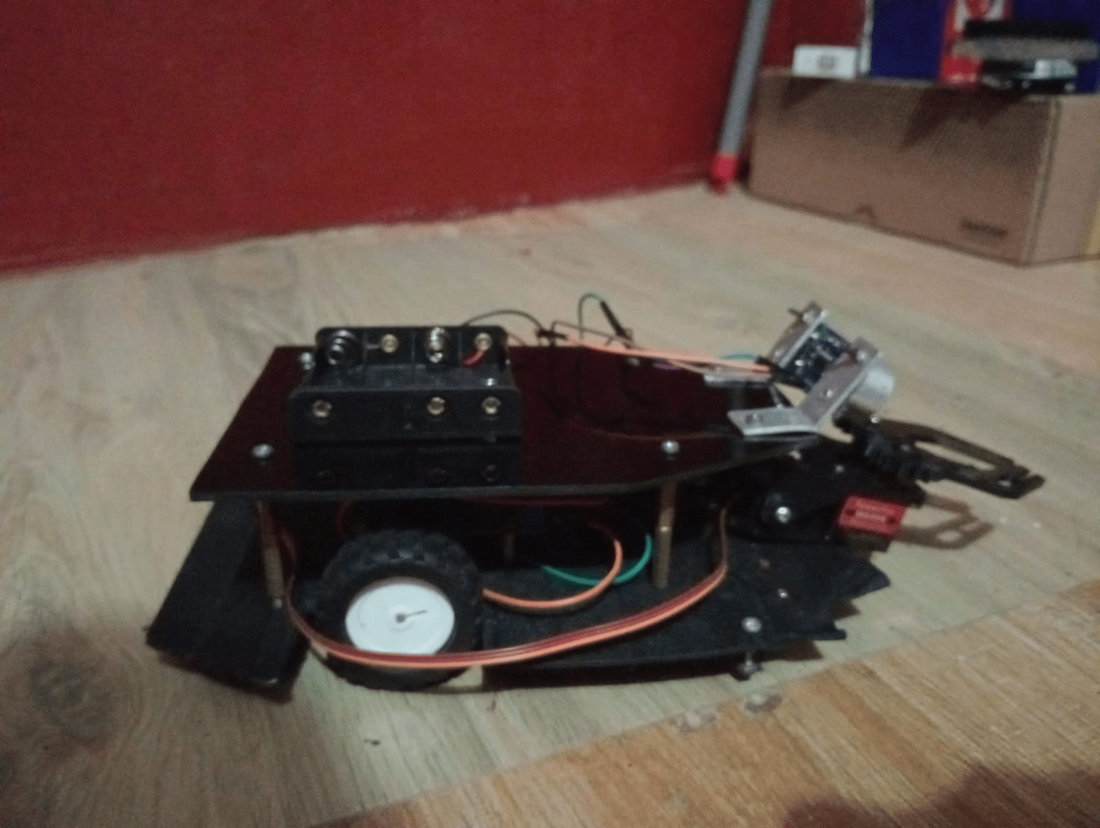 Pamer.in | Robot transporter line follower Kelas Malam