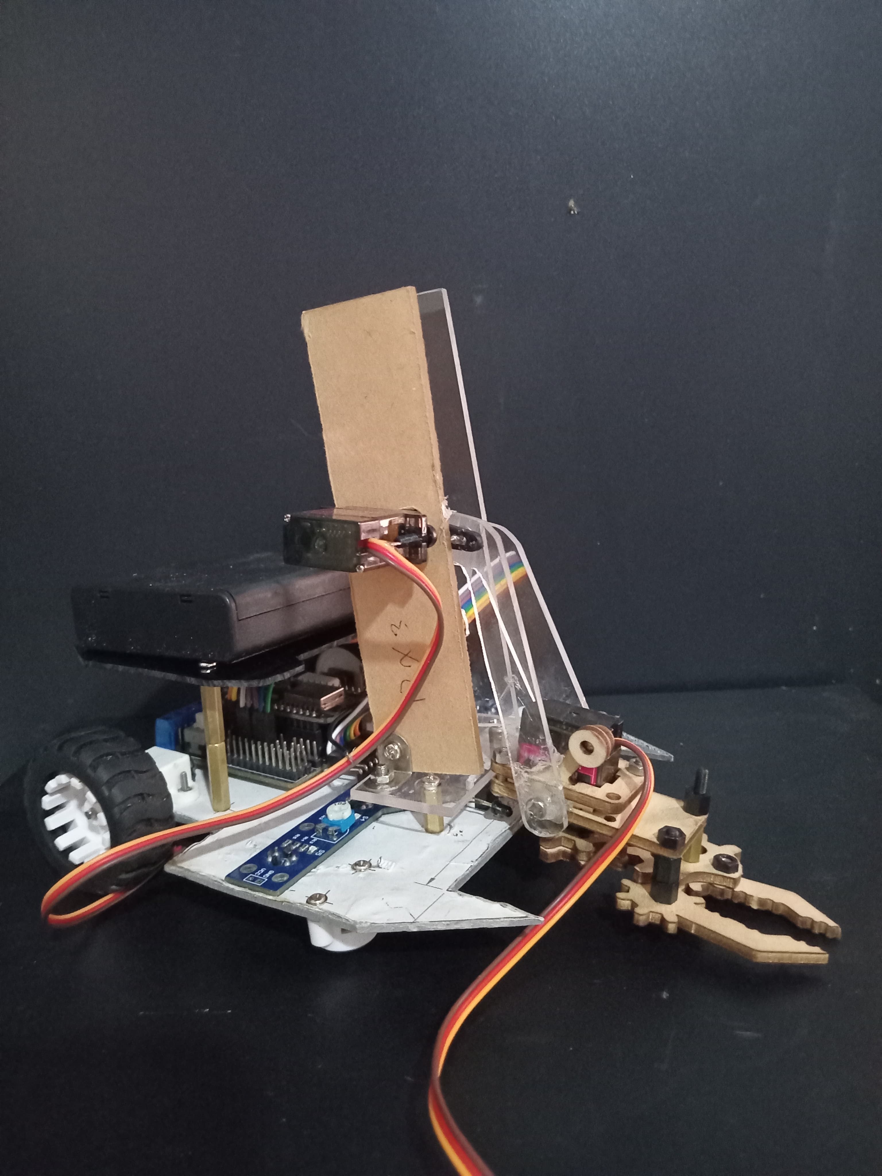 Pamer.in | Robot transporter line follower Kelas C
