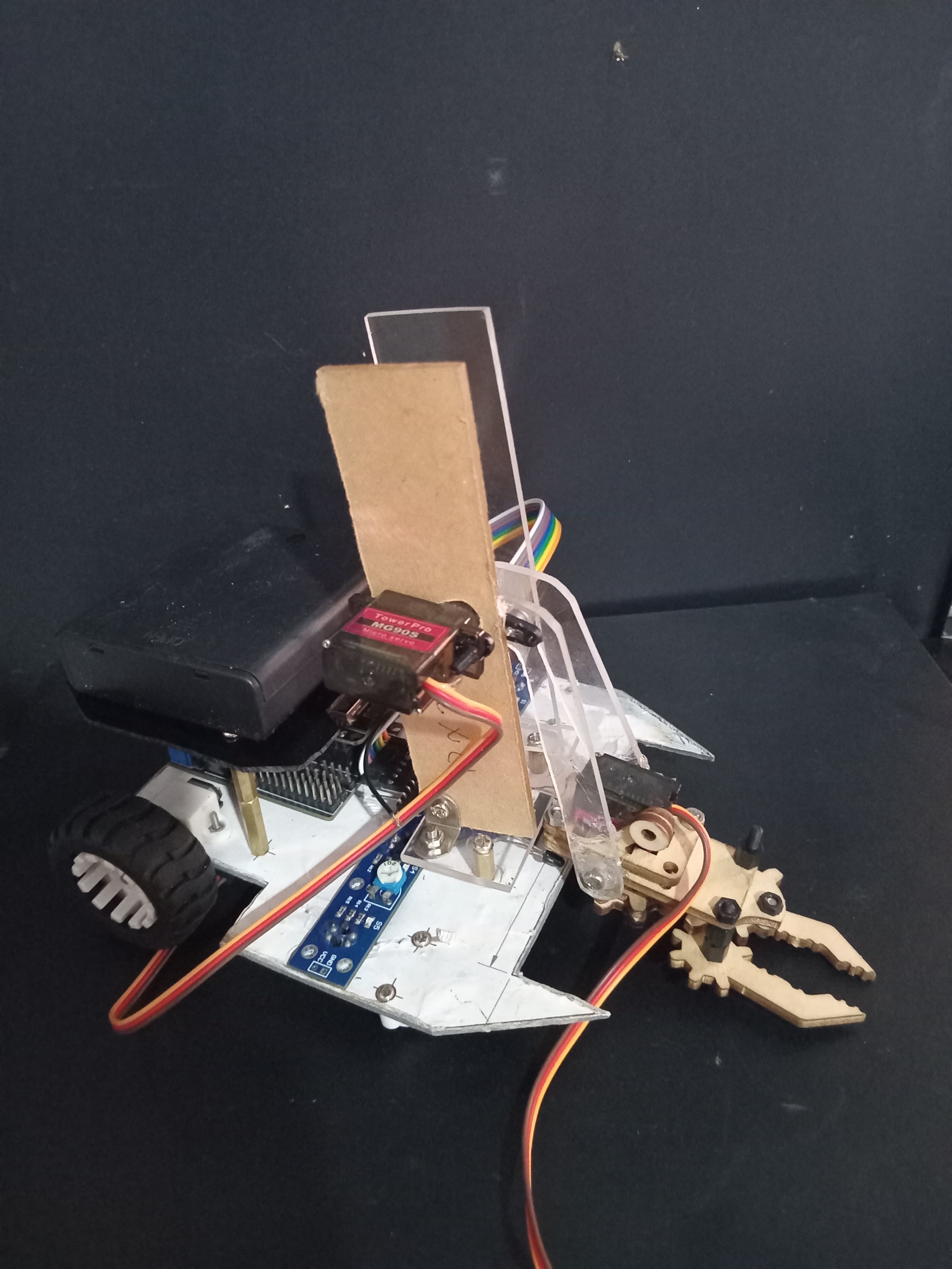 Pamer.in | Robot transporter line follower Kelas C