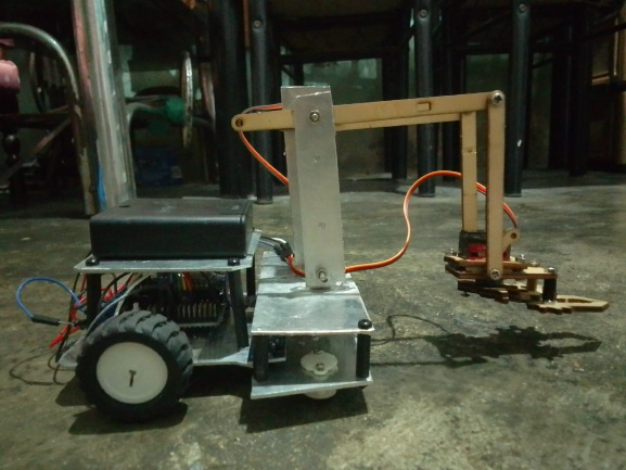 Pamer.in | Robot transporter line follower Kelas C
