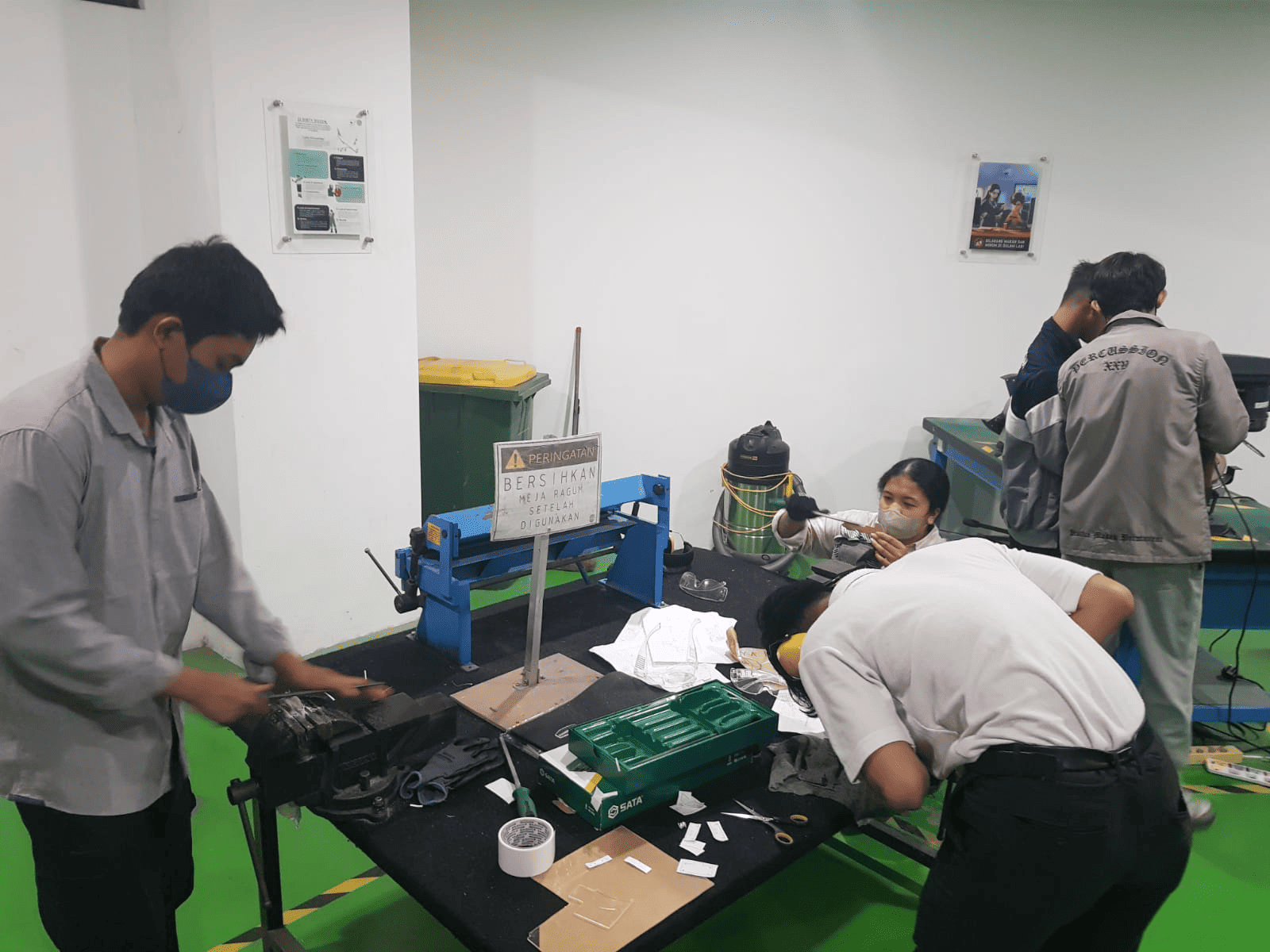 Pamer.in | Line Follower Robot for Polibatam Robotic Contest (PRC) 2024 ...